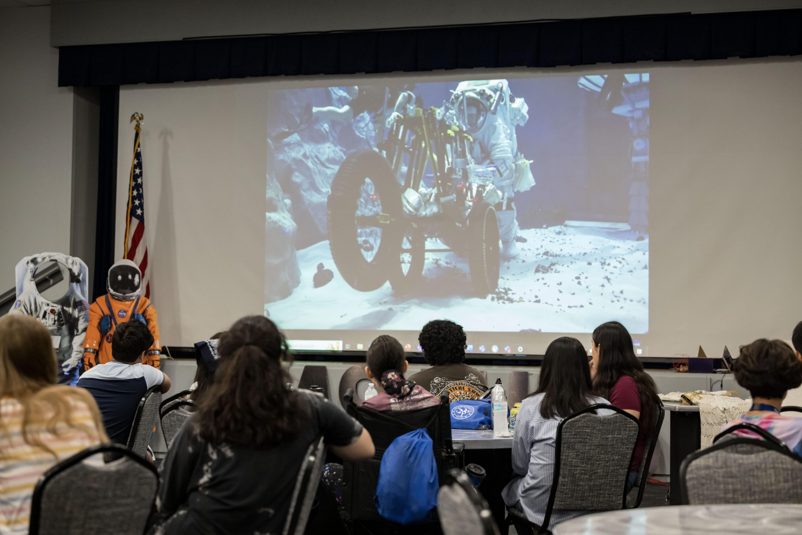 Virtual Field Trips: How Classroom Learning Goes Global Without Leaving ...